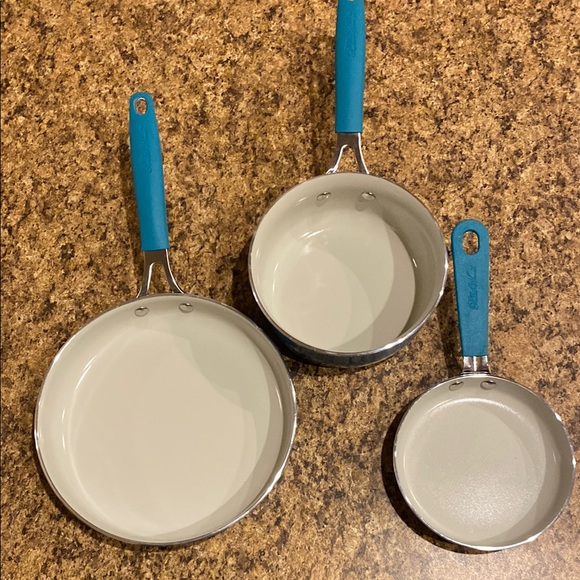 The Pioneer Woman | Kitchen | The Pioneer Woman Blue And White Cookware ...